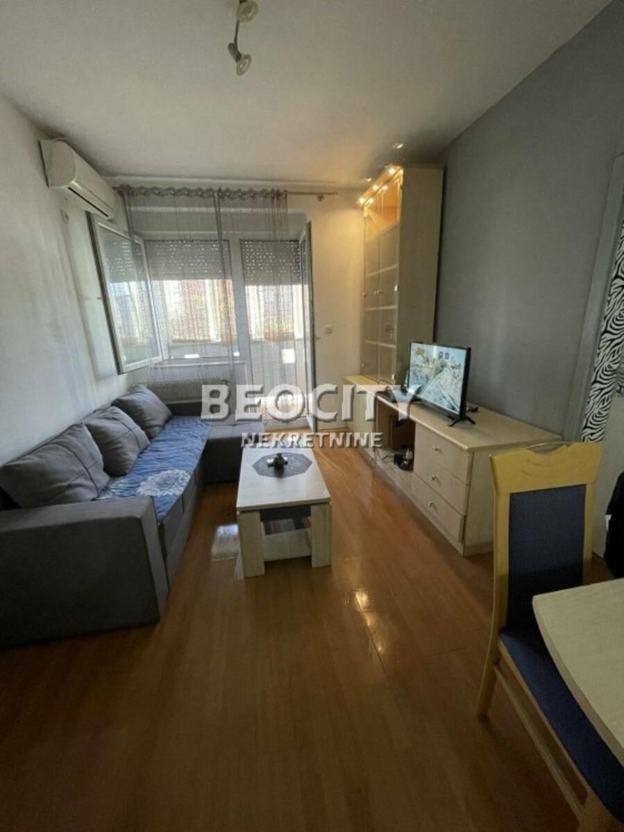 Novi Sad, Grbavica, Bulevar Cara Lazara, 2.0, 38m2, 400EUR