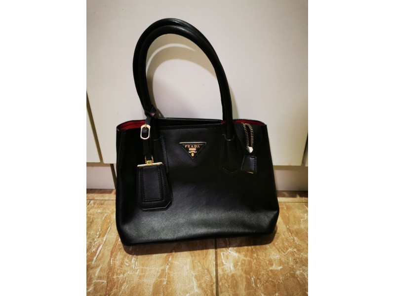 Prada torba extra