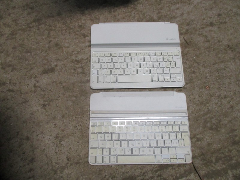 LOGITECH UltraThin Keyboard Cover -2 komada-neispitane