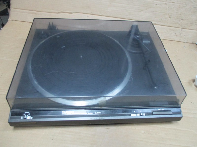 TECHNICS SL-D310 Direct Drive Automatic turntable syste