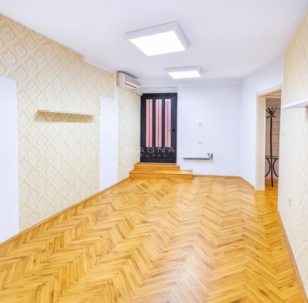 Dečanska, Dvoiposoban stan na prodaju, 50m2, 124.000€