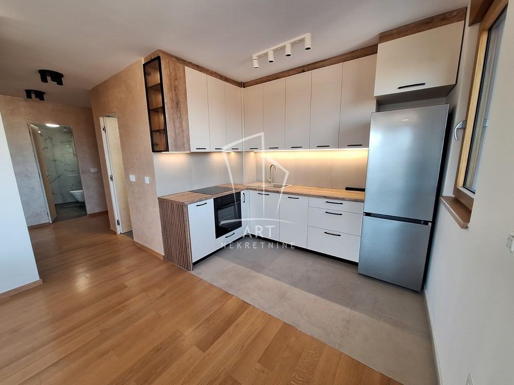Cara Dušana, Trosoban stan za izdavanje, 69m2, 800€