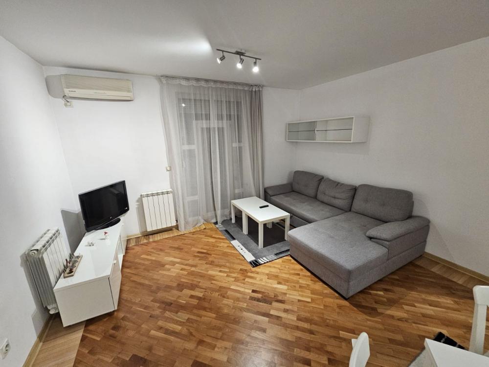 Grahovska, Dvosoban stan za izdavanje, 55m2, 800€