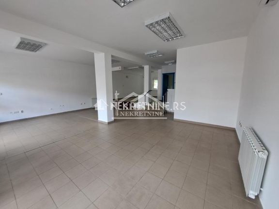 Zemun - Batajnica, pijaca - 92m2 ID#24240