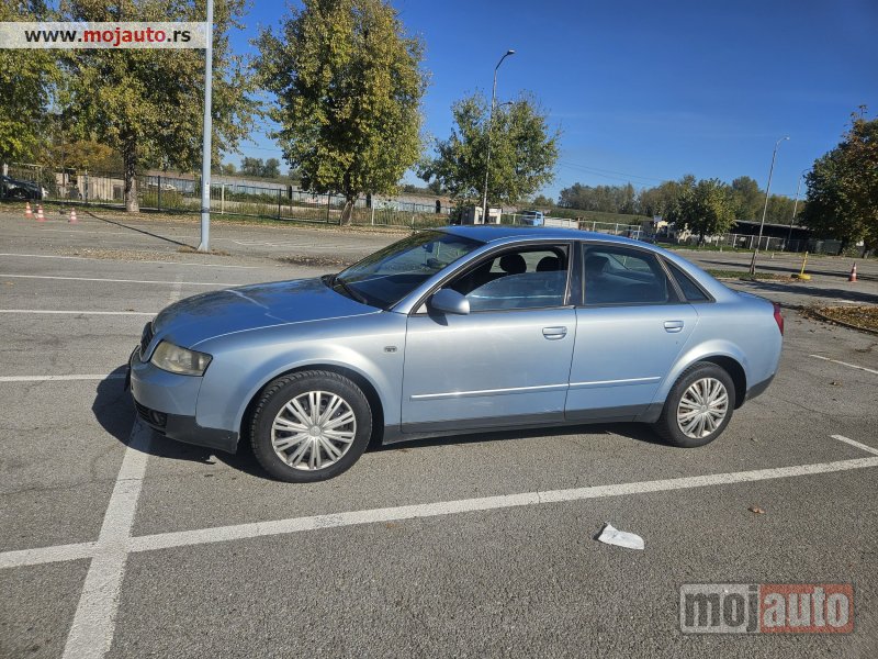 Audi A4 stranac