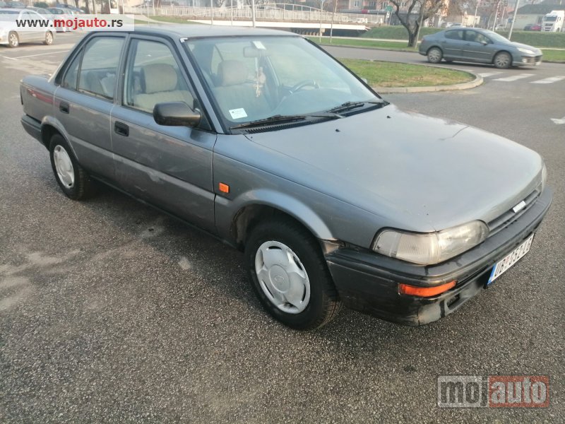 Toyota Corolla 1,3/BENZIN/PRVABOJA/VLASNIK/