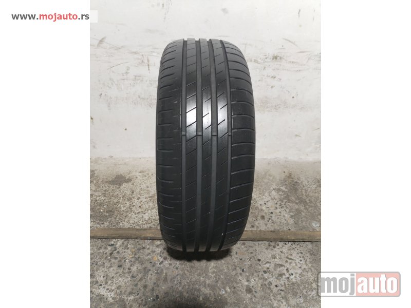 3118. Guma GOODYEAR 17-ica, LETNJA 205/55, Šara 6.1 mm