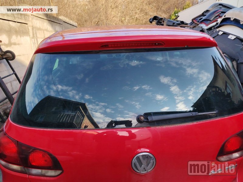 Golf 6 zadnje staklo 5 vrata fabrički zatamljeno Originalni delovi Moguca ugradnja delova Alfa Romeo 147-156-166-159-GT-MiTo-Giulietta Fiat bravo 2 - croma -grande punto -multipla 2 -punto 3 -stil...