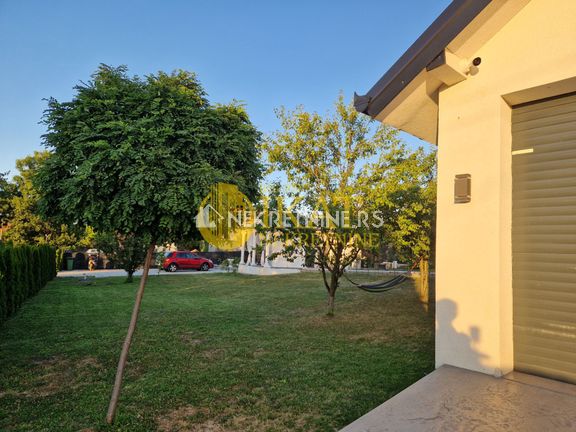 LUX, Mislođin, kuća 200m2 na 11,5a placa ID#4489