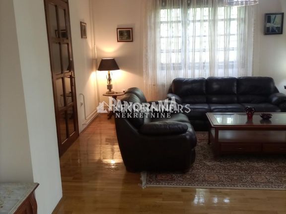 Vila na Dedinju -Pr+ 1 idealna za ambasadu,340m2 na 10 ari ID#5492