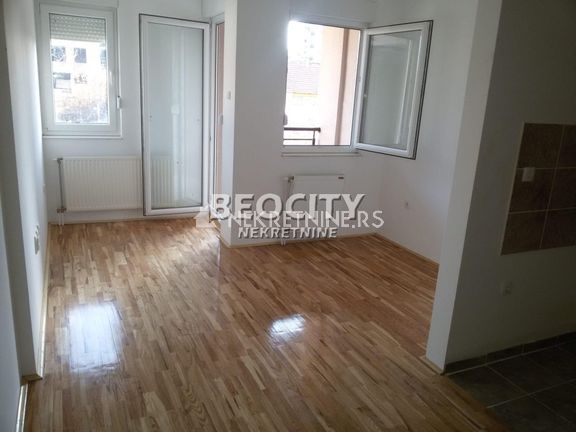 Novi Sad, Bulevar Evrope, Vardarska, 1.5, 36m2, 350EUR
