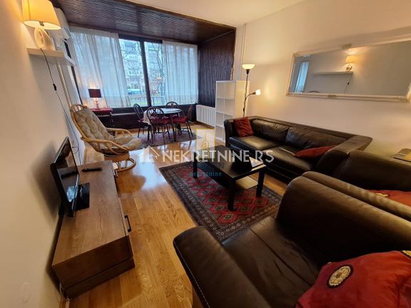 Beo shopping centar, dvoiposoban, Karla Lukača