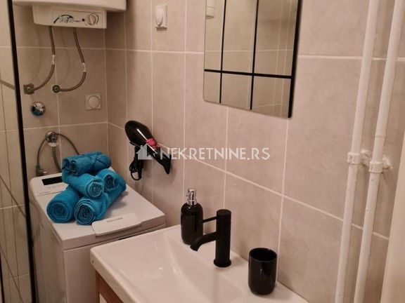 Prodaja garsonjere Novi Sad – Bulevar oslobođenja | 29m², nameštena, kredit