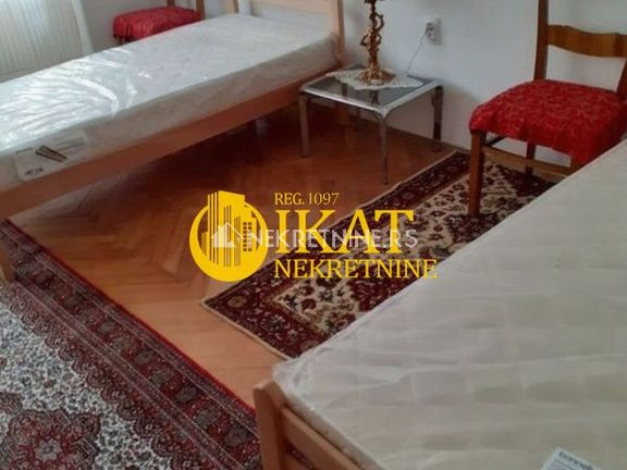 Zemun, centar dvosoban stan 65m2 ID#4808