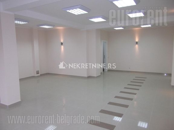 #30995, Izdavanje, Magacin, UGRINOVCI, 8000 EUR