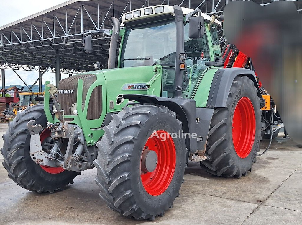 Fendt 818 VARIO s sprednjim nakladalcem Stol traktor točkaš