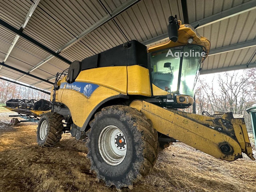 New Holland CX8070 kombajn za žito