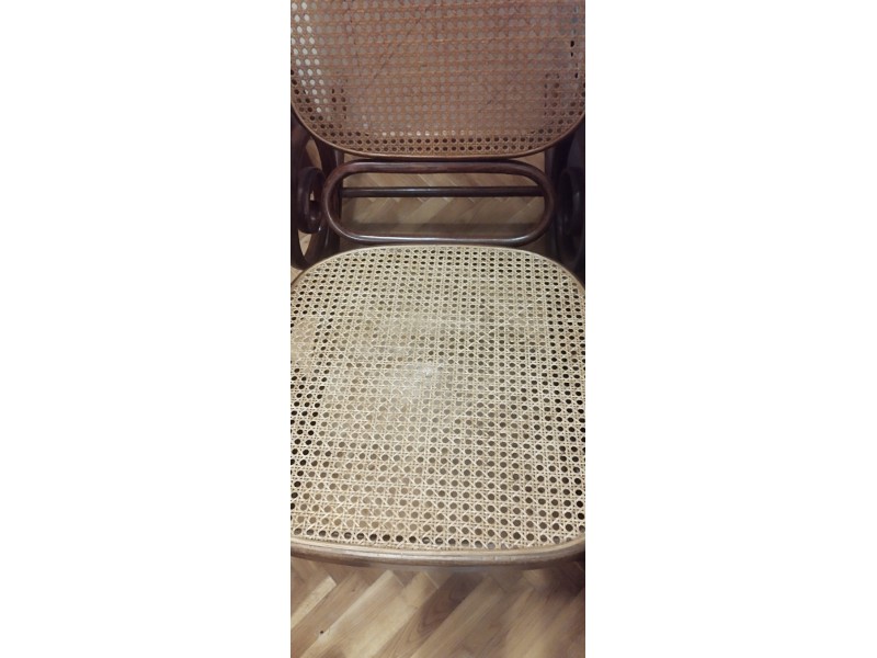 Thonet stolica za ljuljanje (Kenedi model)