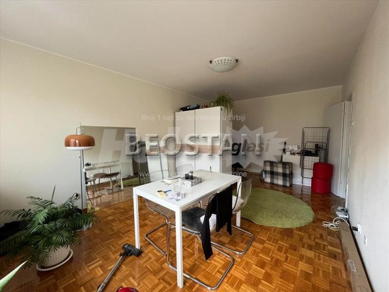 Novi Beograd - Stari merkator #65711 450 €