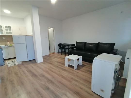Nova garsonjera 27m2, parking,toplotne pumpe-Adice