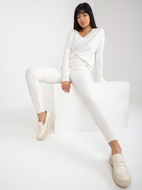 ECRU LADIES KNITTED TROUSERS WITH HEM