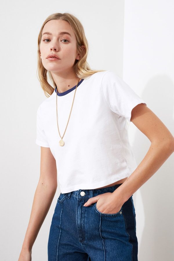 TRENDYOL WHITE 100% COTTON CROP COLORED CREW NECK KNITTED T-SHIRT