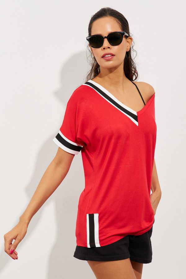 COOL & SEXY WOMEN'S RED CONTRAST T-SHIRT ST396
