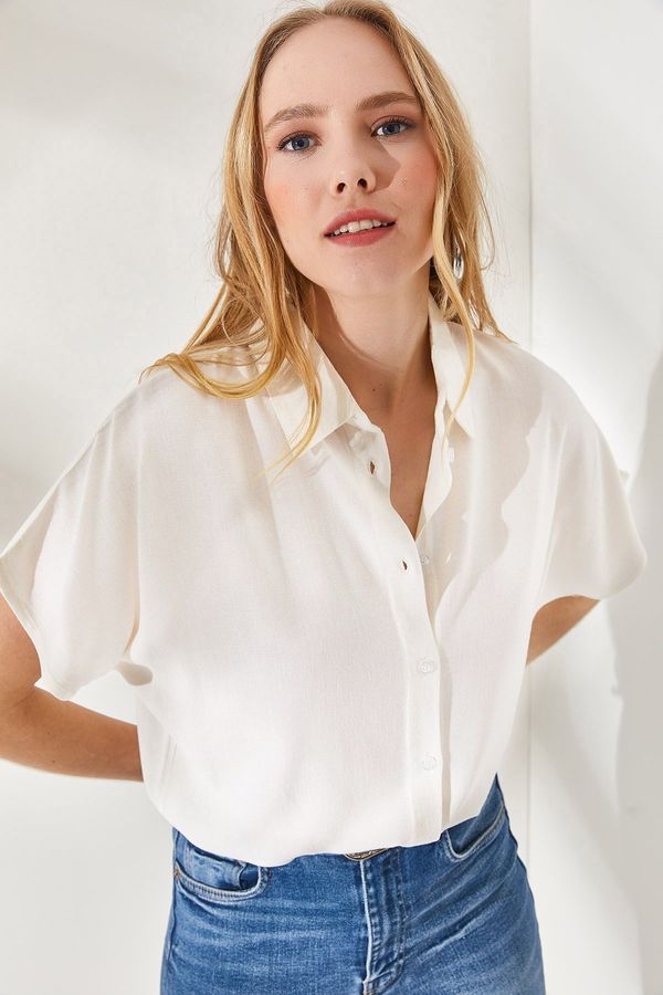 OLALOOK WOMEN'S WHITE BAT OVERSIZE LINEN SHIRT