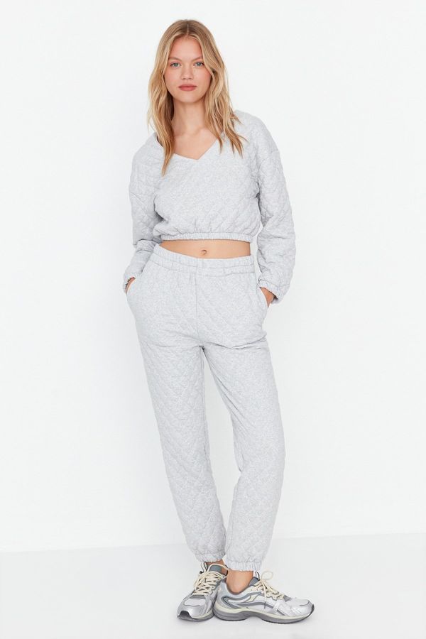 TRENDYOL GRAY CROP QUILTED KNITTED TOP AND BOTTOM SET