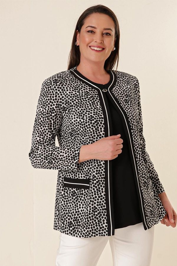 BY SAYGI LYCRA ATHLETIC POLKA DOT PLUS SIZE CREPE SATIN JACKET WITH FAKE POCKET. BLACK