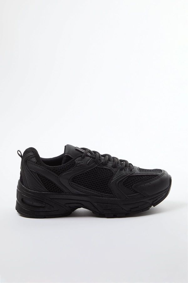 TRENDYOL BLACK LACE-UP MESH WOMEN'S SNEAKERS