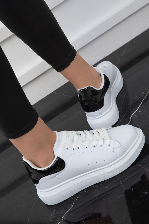 SOHO WHITE-BLACK PATENT LEATHER WOMEN'S SNEAKER 19845