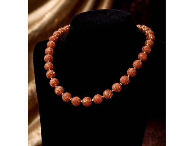 VINTAGE OGRLICA OD GOLDSTONE PERLI – FASETIRANE