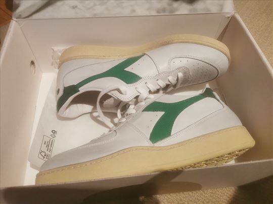 Prodajem nove Diadora Heritage patike original