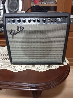 Fender Frontman 25 r