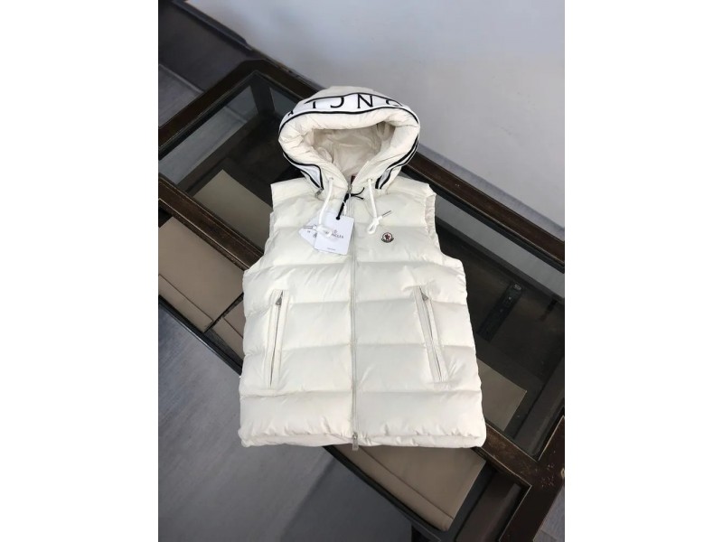 Жилет утепленный Moncler