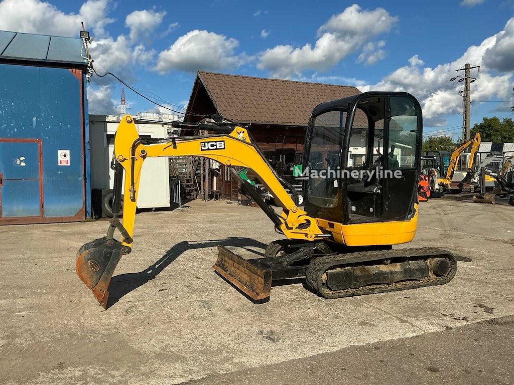 Prodaje se JCB 8025 mini bager na aukciji