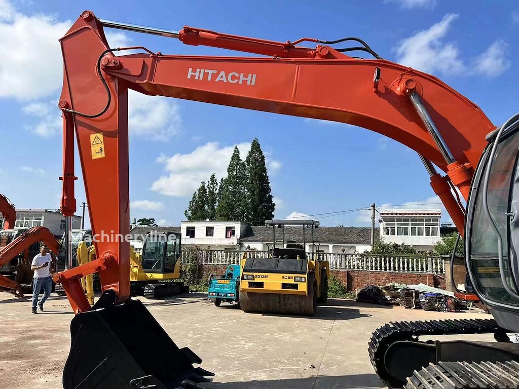 Hitachi ZX120 bager guseničar