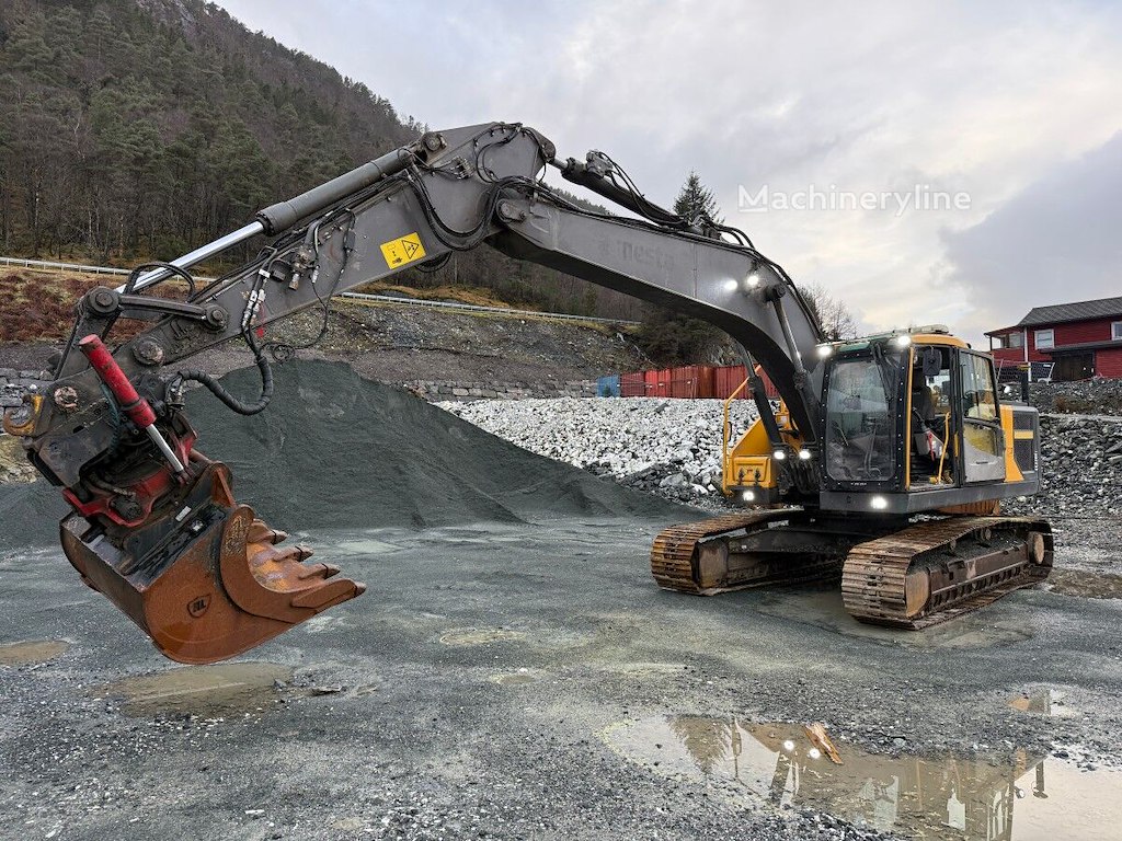 Prodaje se Volvo EC220EL bager guseničar na aukciji