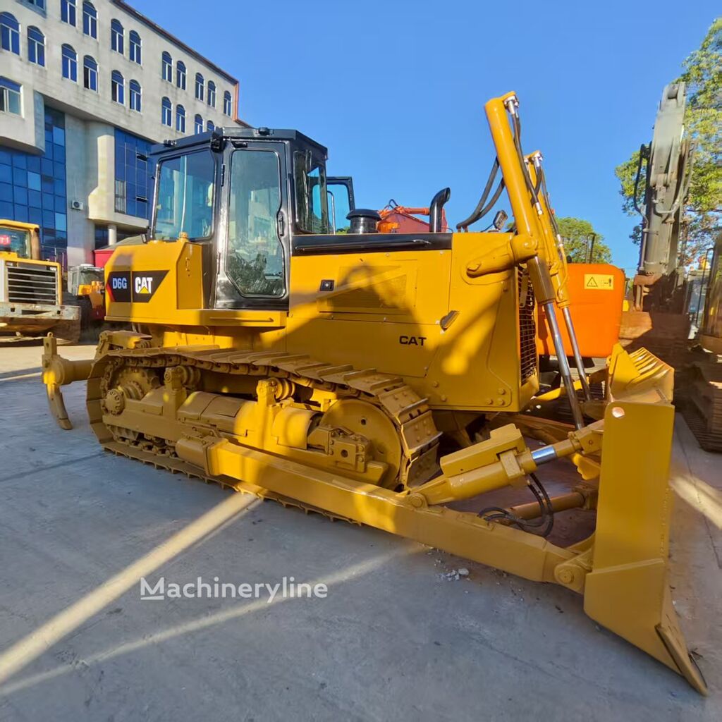 Caterpillar D6G buldožer