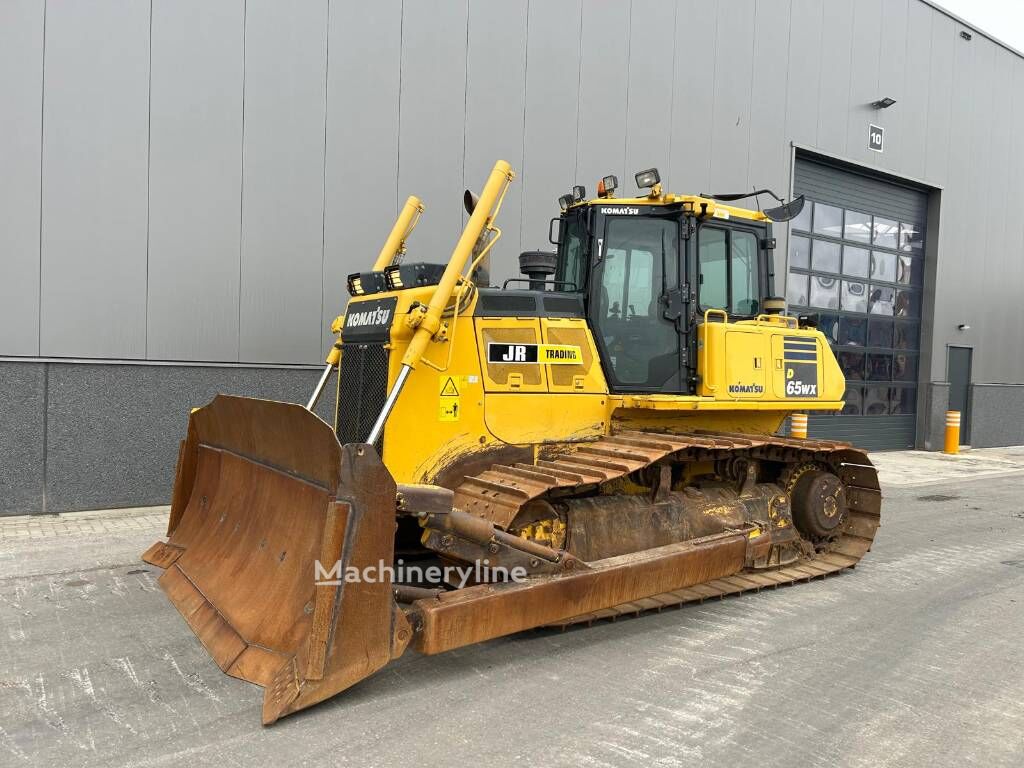 Komatsu D 65 WX-18 buldožer