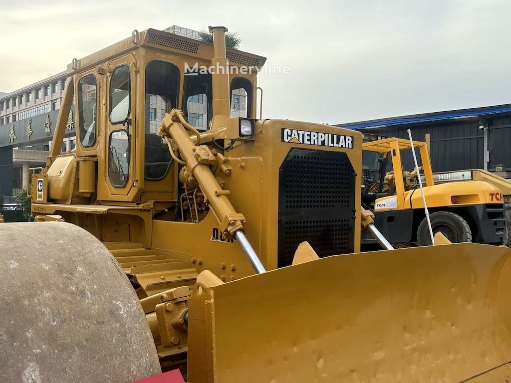 Caterpillar D8K buldožer