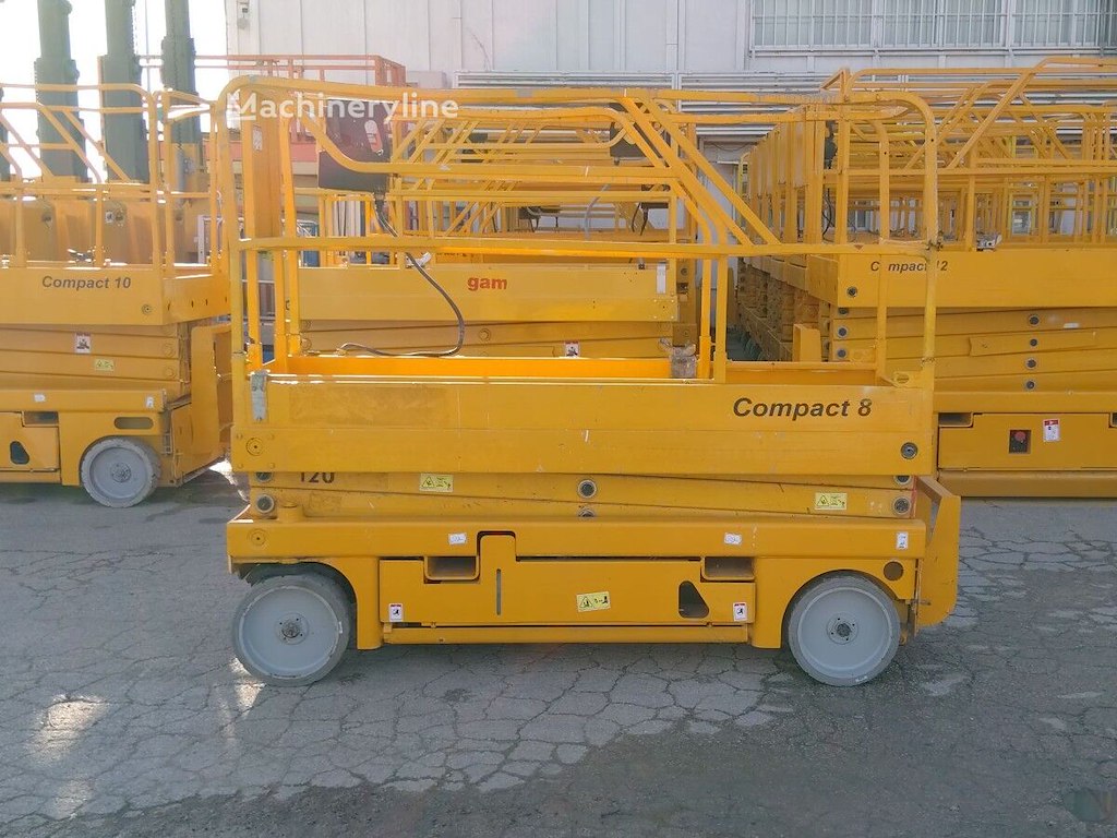 Haulotte COMPACT 8 makazasta platforma