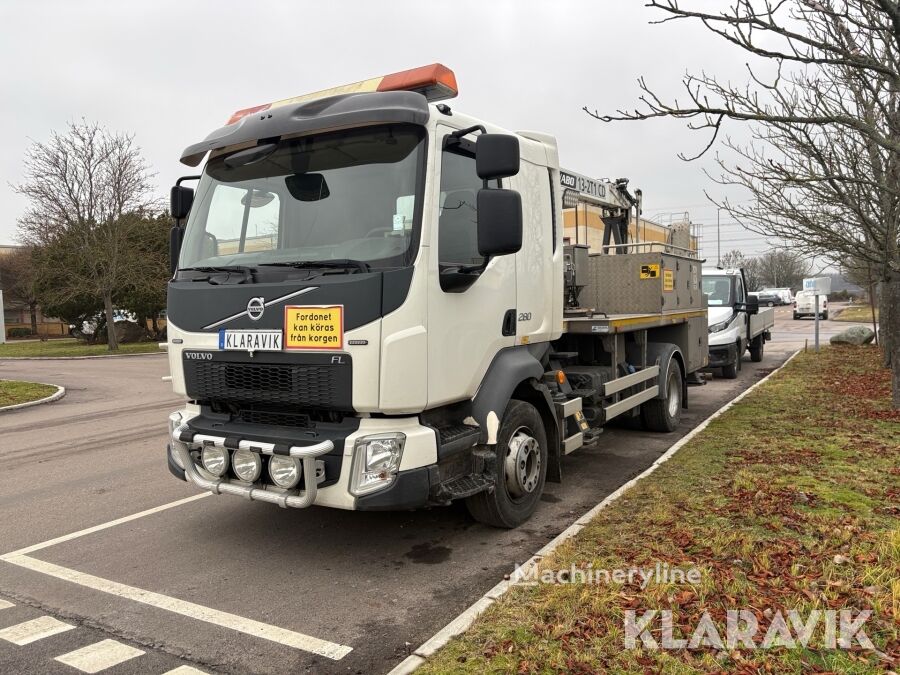 Prodaje se Volvo FL 4x2 auto dizalicu s korpom na aukciji