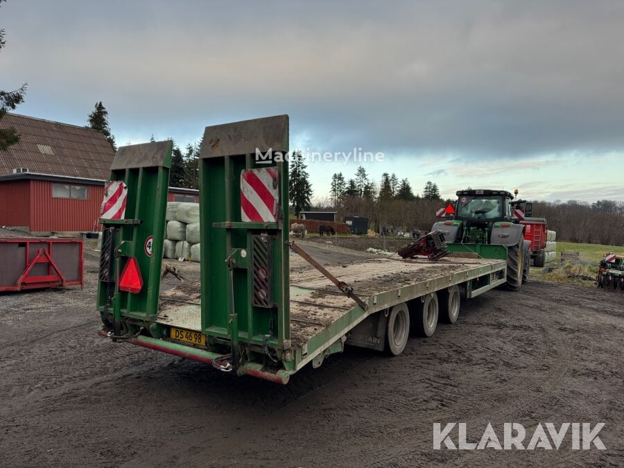 Prodaje se Chieftain Agricultural Low Loader teleskopsku dizalicu na aukciji