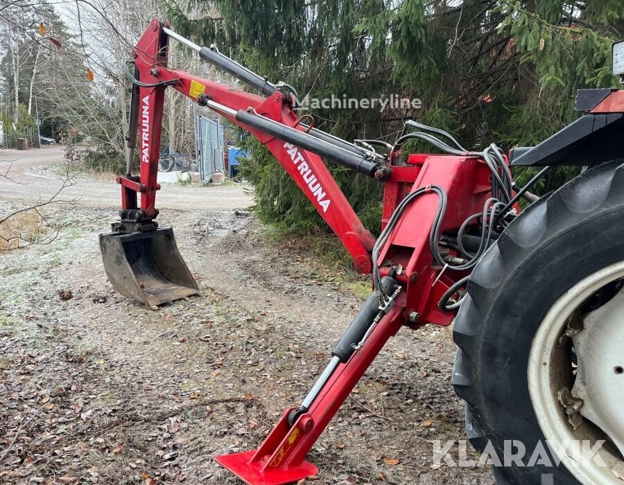 Prodaje se Grävaggregat med 2 skopor Patruuna Trepunktsburet med eget hydra traktorski bager na aukciji