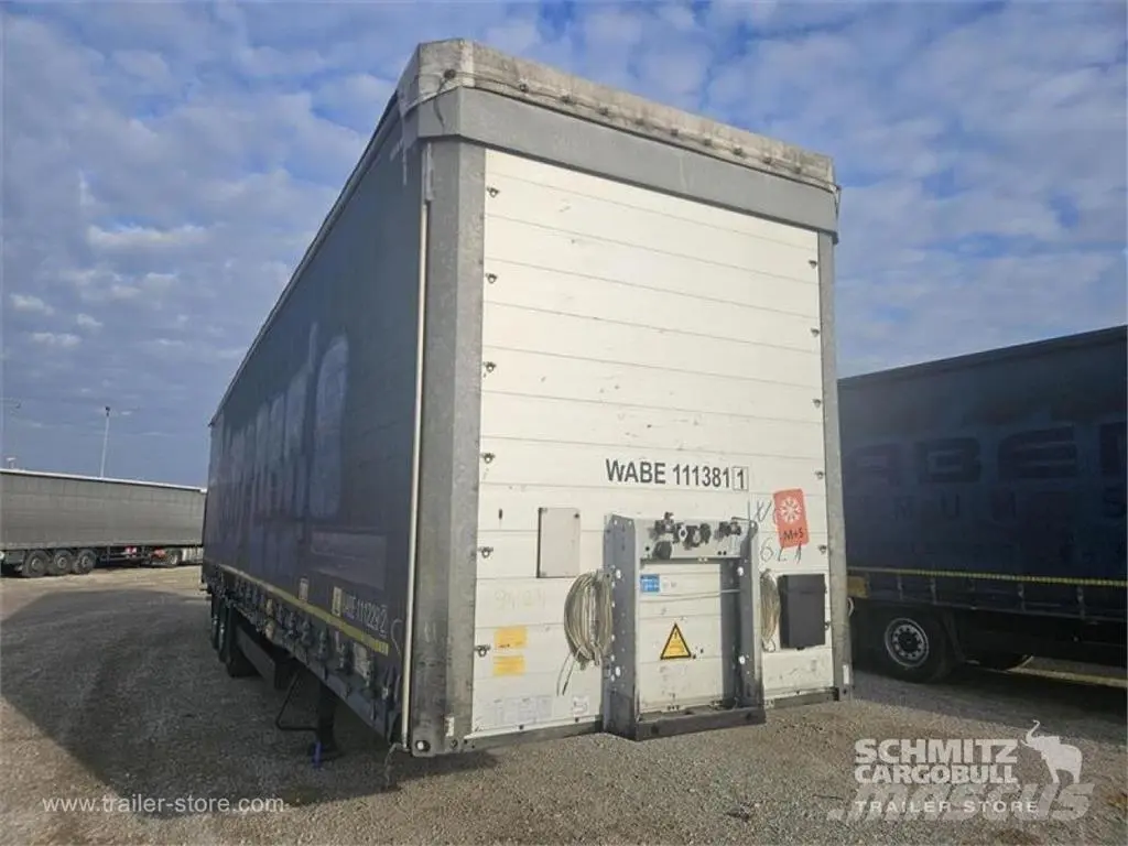 Schmitz Cargobull Curtainsider Mega