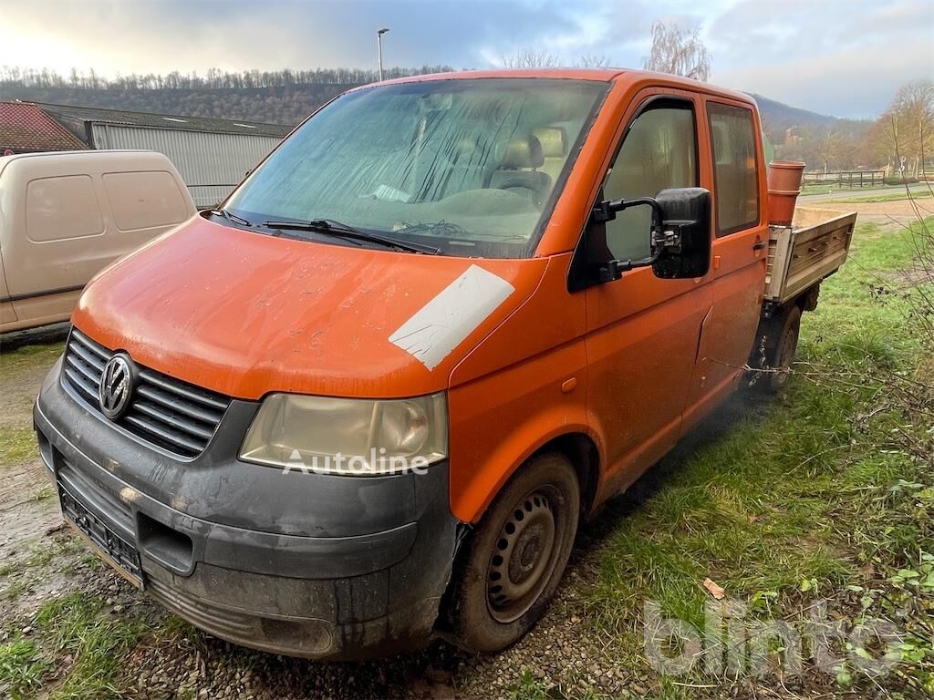 Prodaje se Volkswagen T5 kamion s ravnom platformom < 3.5t na aukciji