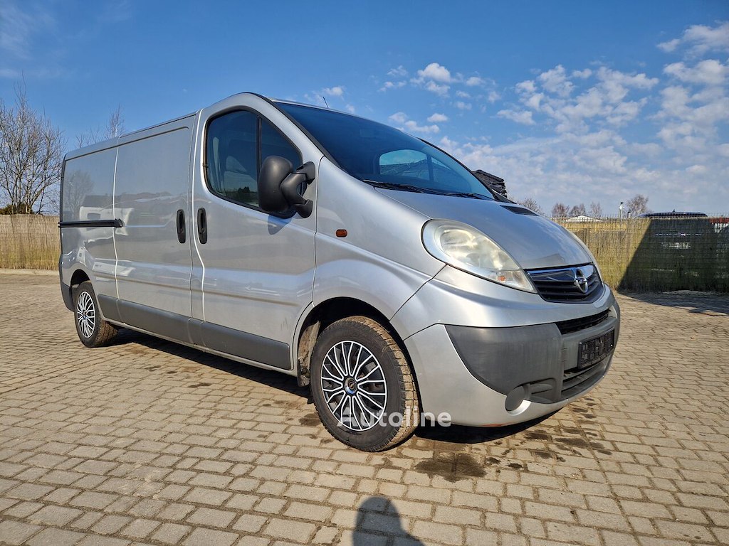 Opel Vivaro minibus furgon