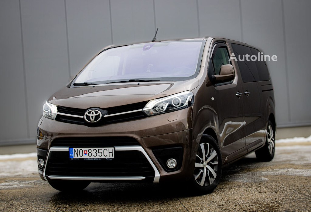 Toyota Proace Verso Family 2.0 D-4D 180 A8 City. /FINANCOVANIE/PROTIÚČ putnički minibus